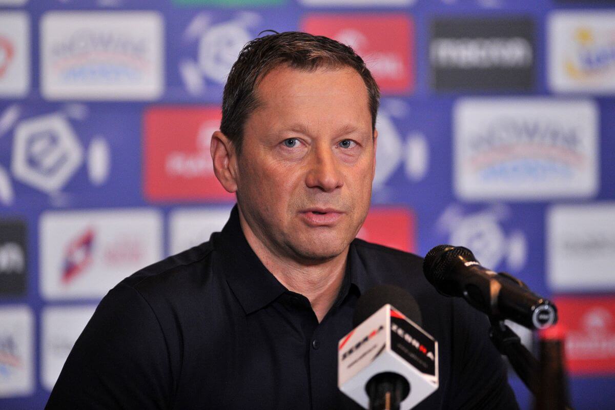 Dariusz Banasik: profil trenera - dane, informacje, historia kariery ...