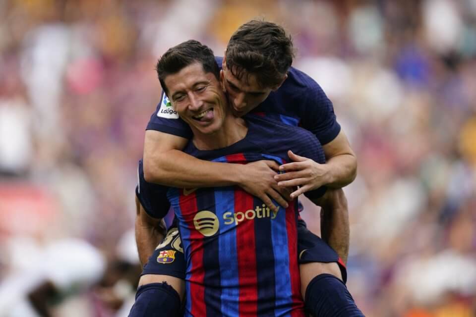 FC Barcelona. Robert Lewandowski nawiązał specjalną więź z Gavim - Goal.pl