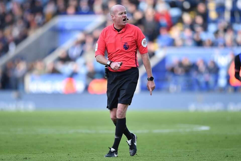 Premier League. Lee Mason odsunięty od systemu VAR w ten weekend - Goal.pl