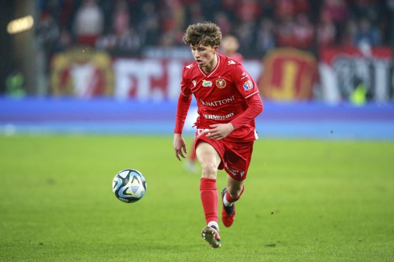 Widzew Łódź przedłużył współpracę z młodzieżowcem. Oficjalny komunikat ...